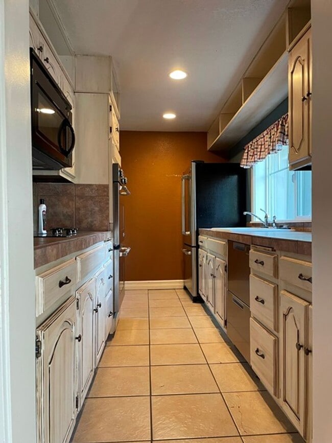 Super Cute Geothermal Home - 343 Hillside Ave Klamath Falls OR 97601 ...
