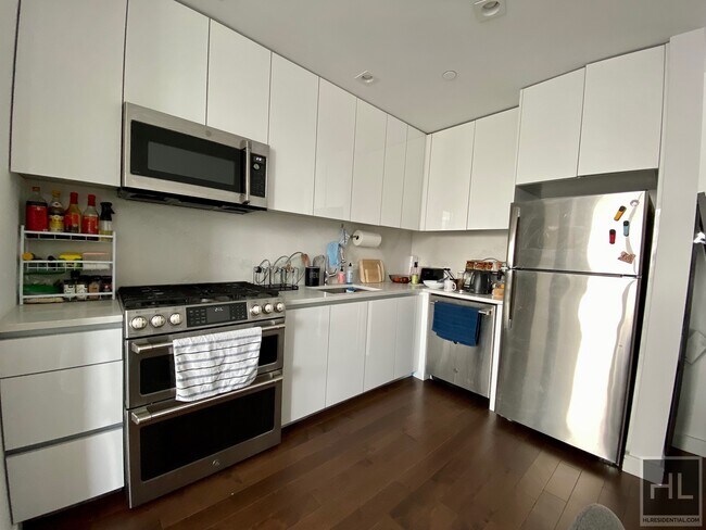 WEST 36 STREET - 515 W 36th St. New York NY 10018 | Apartment Finder