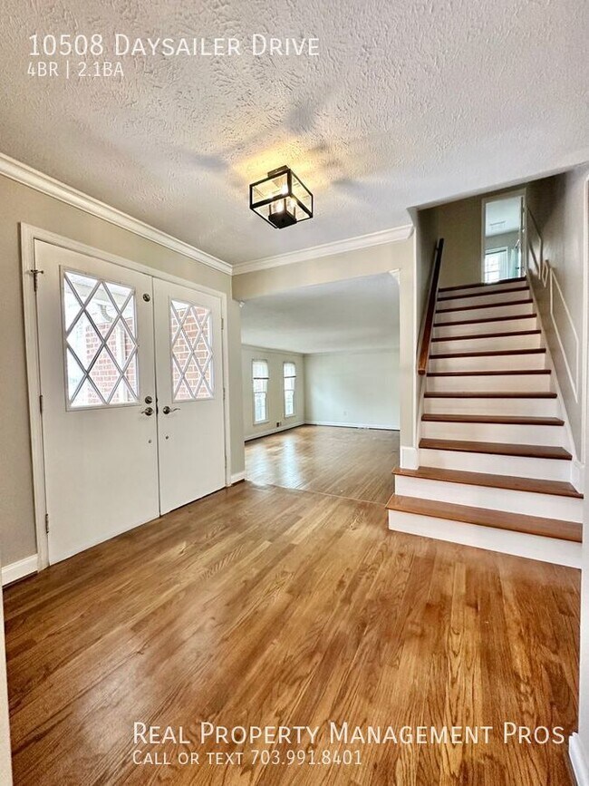 Rarely available massive SFH home in the h... - 10508 Daysailer Dr Fairfax Station VA 22039 ...