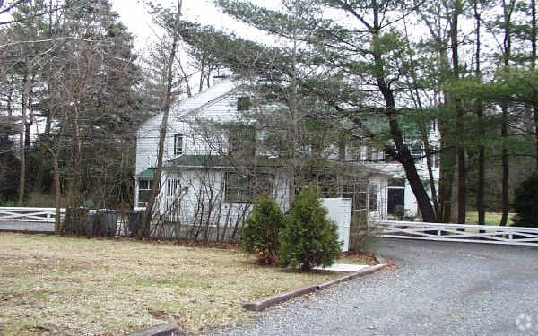 2-3 Devon Rd - 2-3 Devon Rd Colonia NJ 07067 | Apartment Finder