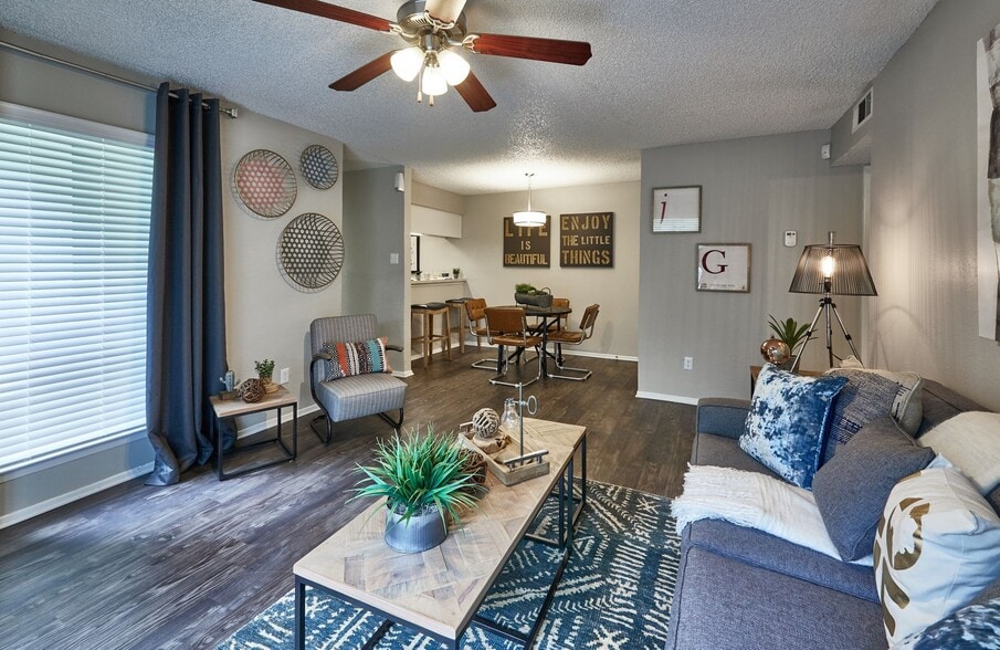 Jade Addison - 3721 Spring Valley Rd Addison TX 75001 | Apartment Finder