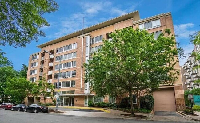 Lovely 2 BR/2 BA Condo in Southwest Waterf... - 350 G St SW Washington ...