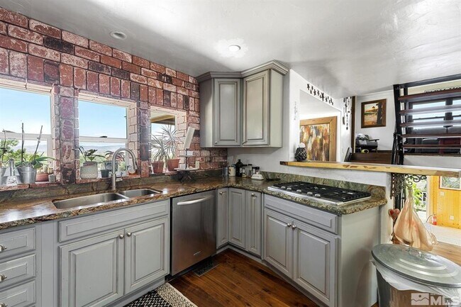 221 Buena Vista Ct - 221 Buena Vista Ct Gardnerville NV 89460 ...