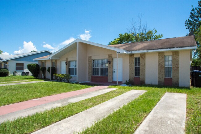 Just Listed 2/1 half duplex home! - 8108 Sparrow Dr Orlando FL 32825 ...