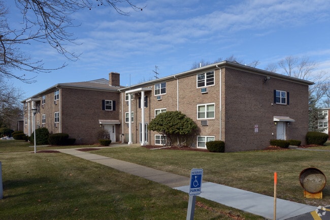 Four Seasons North - 2467 Diamond Hill Rd Woonsocket RI 02895 ...