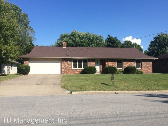 3 br, 2 bath House - 3974 N Stewart Ave - 3974 N Stewart Ave ...