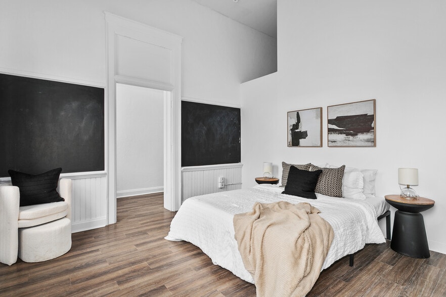 West Side Lofts - 1936 Summit St Kansas City MO 64108 | Apartment Finder