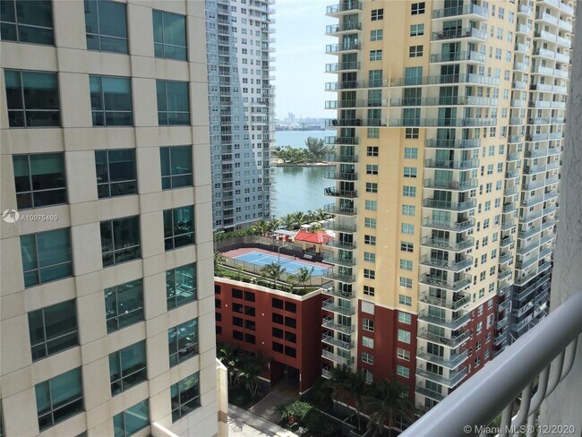 1200 Brickell Bay Dr - 1200 Brickell Bay Dr Miami FL 33131 | Apartment ...