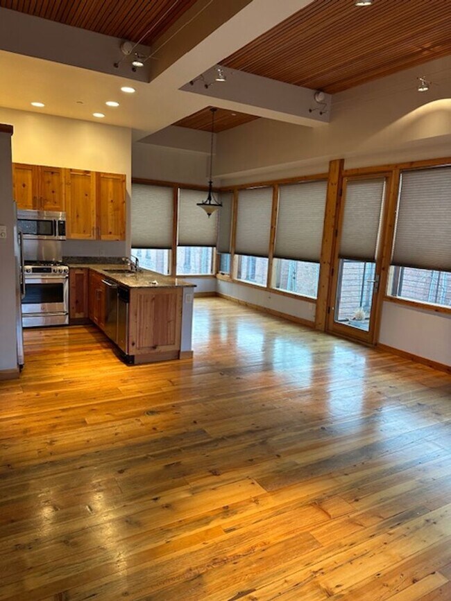 Amazing High End Condo in Award Winning "C... - 901 S Higgins Ave ...