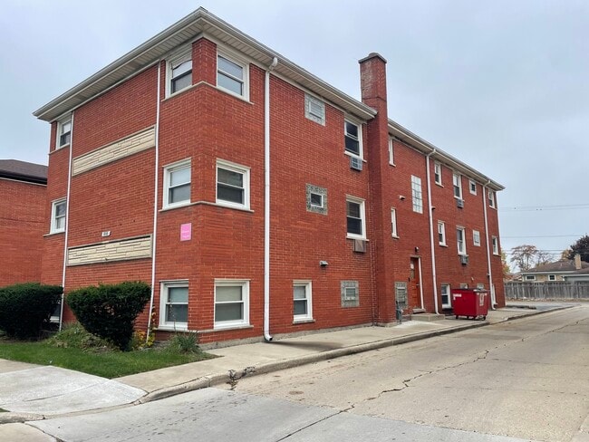 4540 River Rd - 4540 River Rd Schiller Park IL 60176 | Apartment Finder