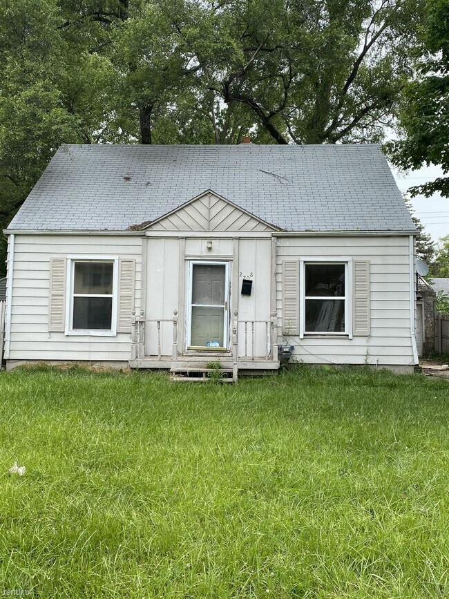3 br, 1 bath House - 2208 Copeman Blvd - 2208 Copeman Blvd Flint MI ...