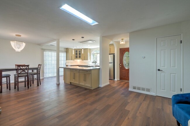 Remodeled Modern 3-Bed, 2-Bath Home in Sunny San Diego - Lush ...