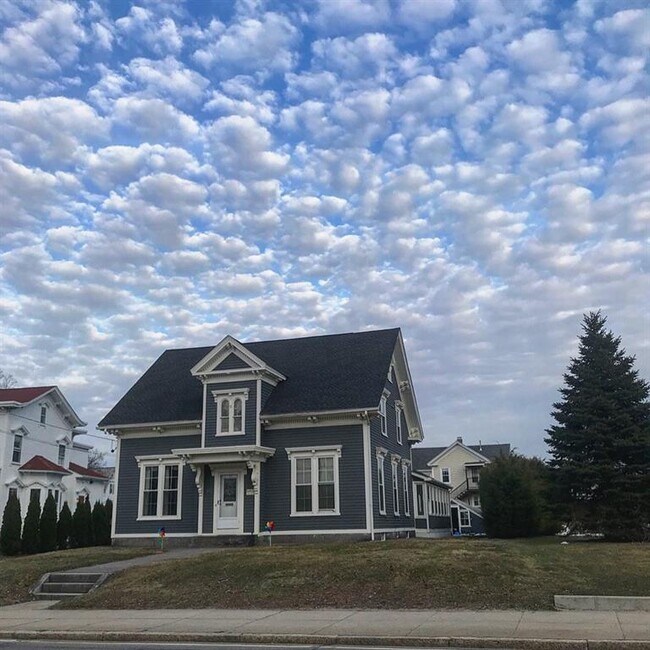 498 S Main St - 498 S Main St Woonsocket RI 02895 | Apartment Finder