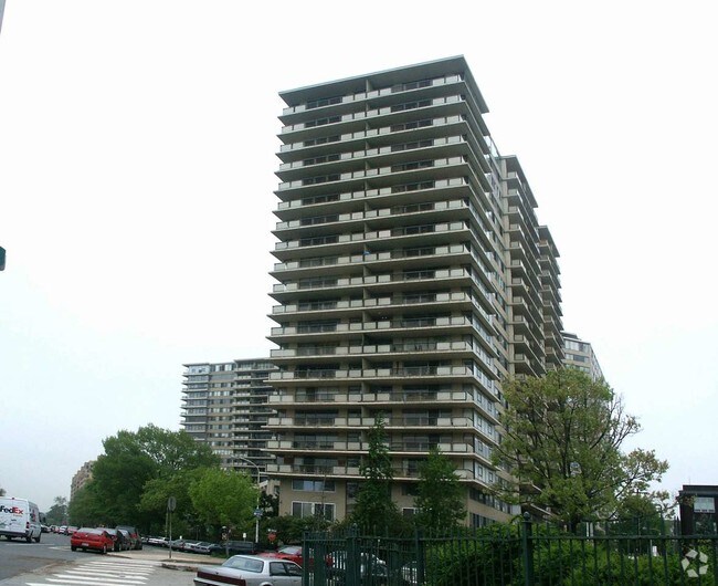 The Philadelphian Condominiums - Philadelphia, PA | Apartment Finder