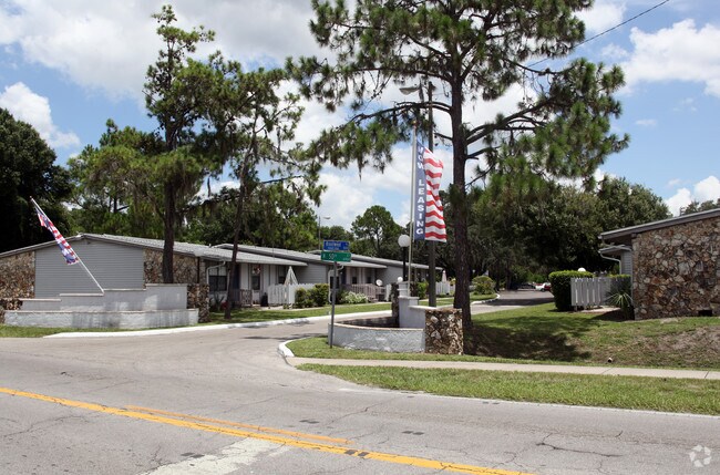 Independence Village l - 5013 Knollwood Pl Tampa FL 33617 | Apartment ...