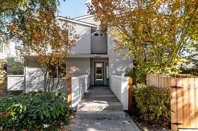 12054 Roosevelt Way NE - 12054 Roosevelt Way NE Seattle WA 98125 ...
