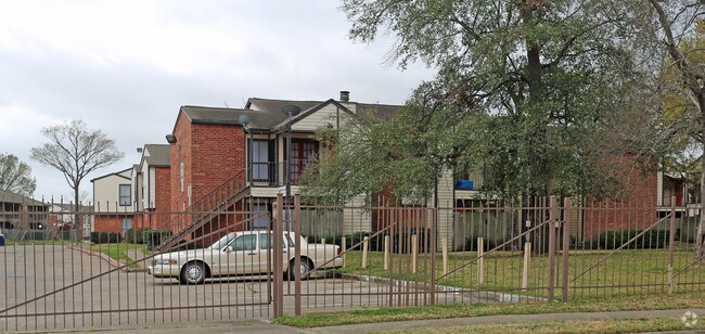 Timberwoods Condominiums - 13480 S Thorntree Dr Houston TX 77015 ...