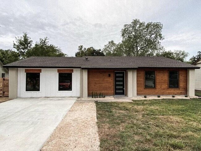 5520 Pine Pl - 5520 Pine Pl Austin TX 78744 | Apartment Finder