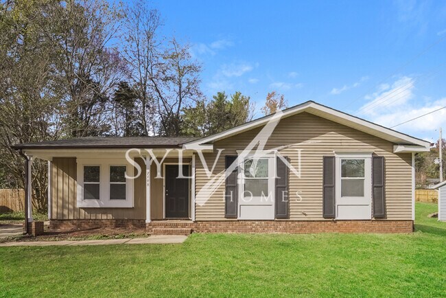 Feel welcome and comfortable in this cute ... - 7108 Clear Crossing Ln ...