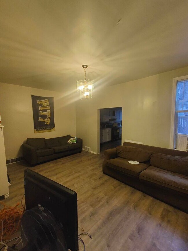 Four bedroom Student Housing in great loca... - 3324 Juliet St ...