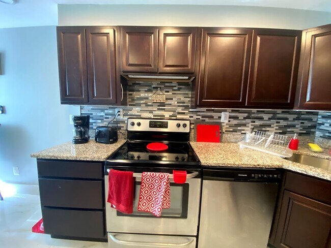 Gateway Estates - 229-233 Ellington Rd East Hartford CT 06108 ...