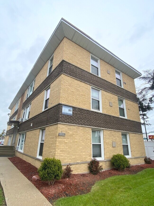 1211 Cermak Rd - 1211 Cermak Rd Broadview IL 60155 | Apartment Finder