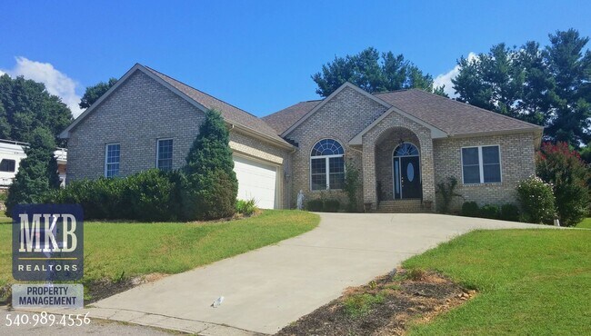 HALF OFF FIRST MONTHS' RENT- Welcome Home ... - 1619 Sterling Pl Cir ...