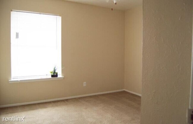 1 br, 1 bath Condo - 5201 Springlake Pkwy ... - 5201 Springlake Pkwy ...
