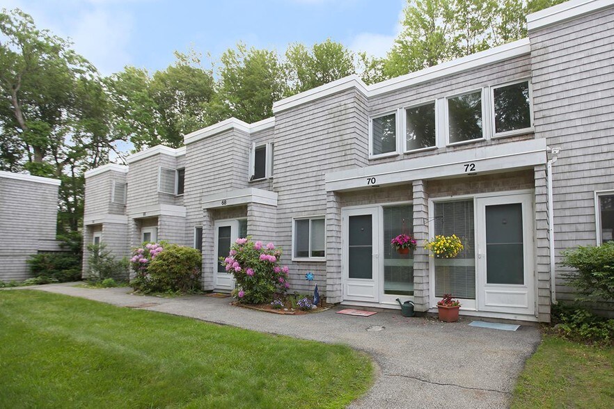 Lincoln Woods Apartments - 50 Wells Rd Lincoln MA 01773 | Apartment Finder
