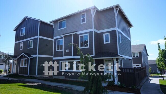 3 Bedroom Home in Manette - 2512 Zeeden Way Bremerton WA 98310 ...