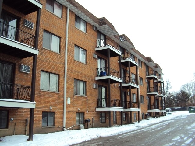 1442-1446 Carriage Ln - 1442-1446 Carriage Ln Westmont IL 60559 ...