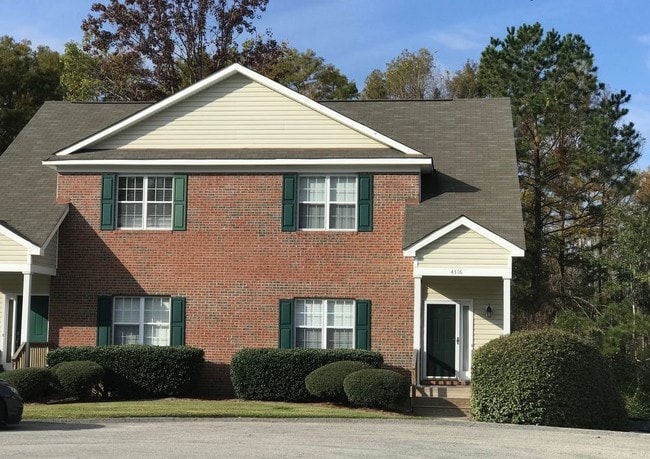 HEATHFIELD HALL - 4316 Reed Ct Wilmington NC 28405 | Apartment Finder