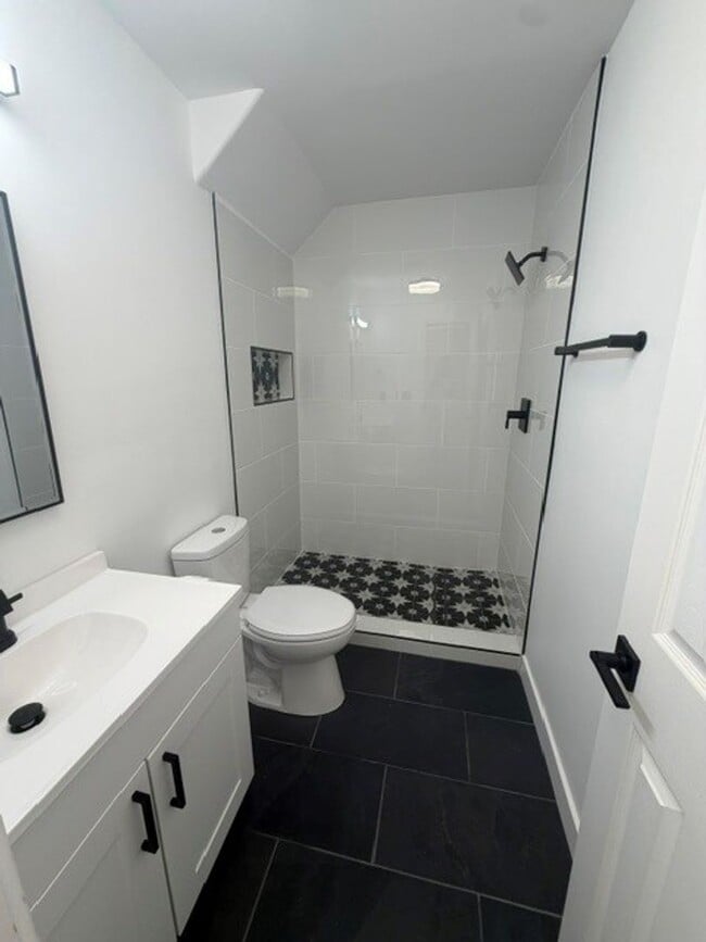 Renovated One Bedroom Stand Alone Apartment - 512 N 10th St Wilmington ...