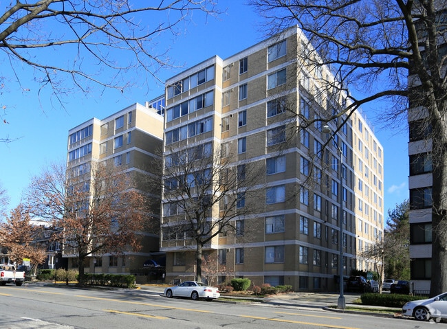 The Huntington - 5225 Connecticut Ave NW Washington DC 20015 ...