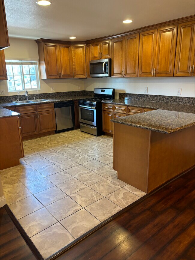 3641 W Ash Ave - 3641 W Ash Ave Fullerton CA 92833 | Apartment Finder