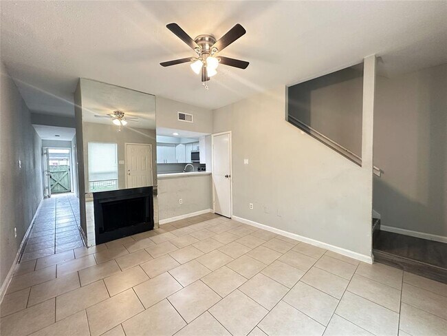 8717 Victorian Village Dr - 8717 Victorian Village Dr Houston TX 77071 ...