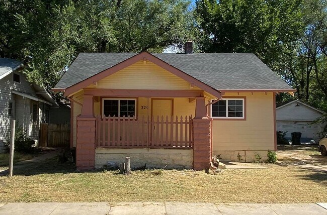 ADORABLE MIDTOWN SINGLE FAMILY HOME - 320 N Ash St Wichita KS 67214 ...