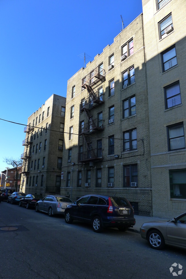 4053-55 Carpenter Ave - 4053-55 Carpenter Ave Bronx NY 10466 ...