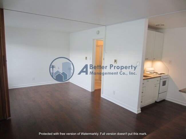 Upgraded Peninsula Studio with Granite Kit... - 22 62nd Pl Long Beach ...