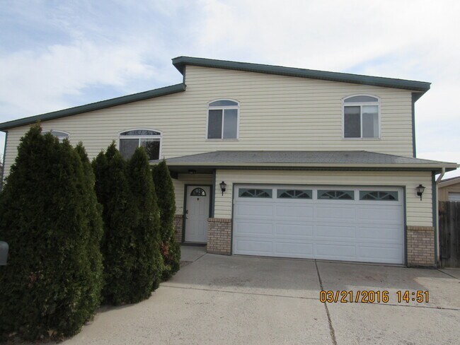 SPACIOUS, SINGLE FAMILY HOME IN RIFLE! - 1533 Dogwood Dr Rifle CO 81650 ...