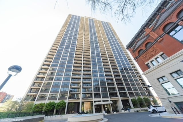 1560 N Sandburg Terrace - 1560 N Sandburg Terrace Chicago IL 60610 ...