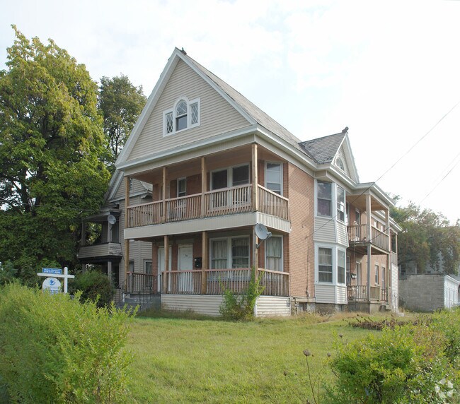 796 Francis Ave - 796 Francis Ave Schenectady NY 12303 | Apartment Finder