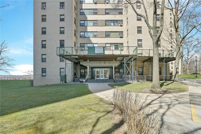 3 Fordham Hill Oval - 3 Fordham Hill Oval The Bronx NY 10468 ...