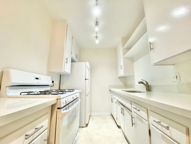 1227 11th St - 1227 11th St Santa Monica CA 90401 | Apartment Finder