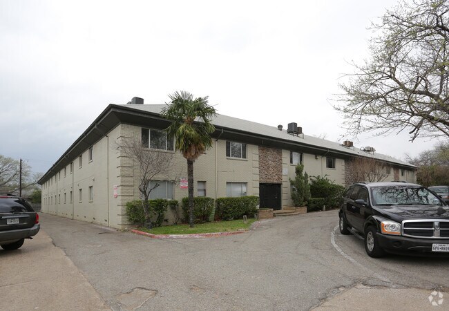 Courthouse Apartments - 5735 Gaston Ave Dallas TX 75214 | Apartment Finder