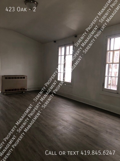 Cozy One Bed Upper Duplex Unit Available Now! - 423 Oak St Toledo OH ...