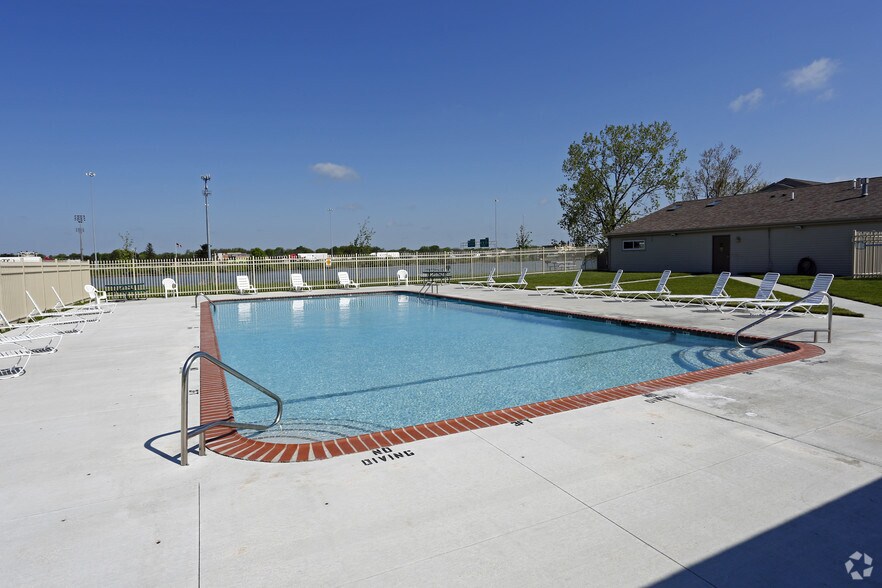 Perry Lake Village - 26741 Lakevue Dr Perrysburg OH 43551 | Apartment ...