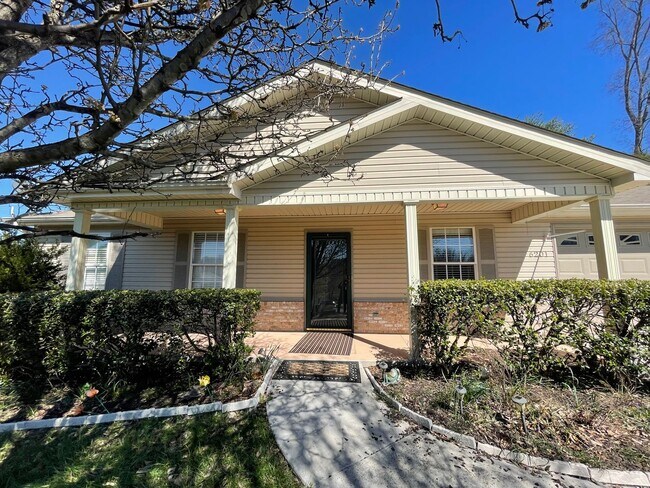 Cute Ranch Style 3 Bed, 2 Bath Home on Qui... - 6201 Hugh Willis Rd ...