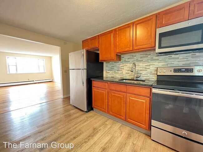 2 br, 1 bath House - 161 W Spring Street B3 - 161 W Spring St West ...