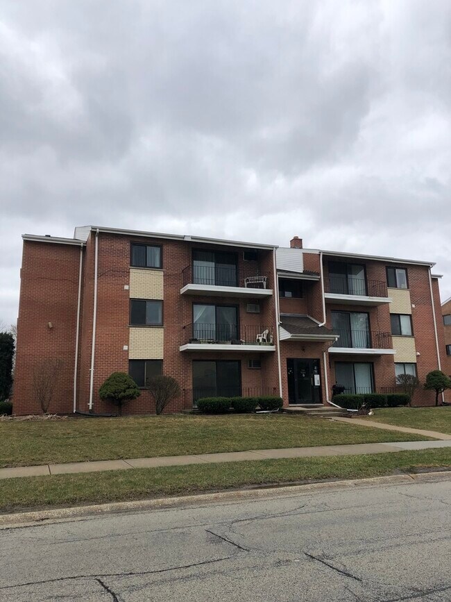 7305 W 157th St - 7305 W 157th St Orland Park IL 60462 | Apartment Finder
